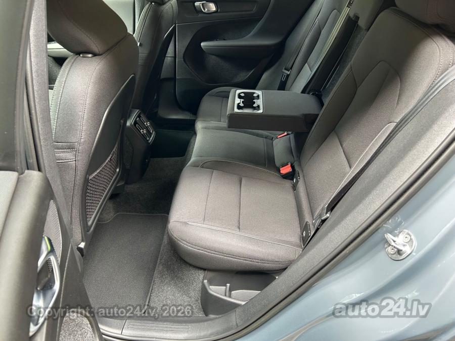 Pelēks Volvo XC40 2022 Tallina, ar dzinēja tilpumu 0.00 L un nobraukumu 53 tūkst. km par 29980 €, foto 11 vietnē AUTOMOTO.COM.LV