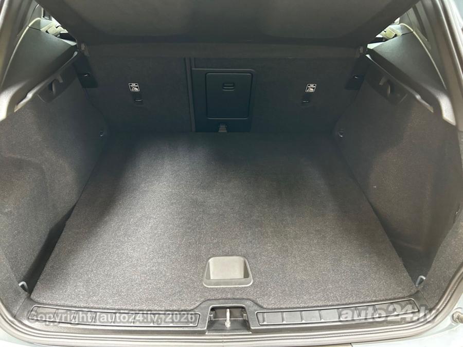 Pelēks Volvo XC40 2022 Tallina, ar dzinēja tilpumu 0.00 L un nobraukumu 53 tūkst. km par 29980 €, foto 14 vietnē AUTOMOTO.COM.LV