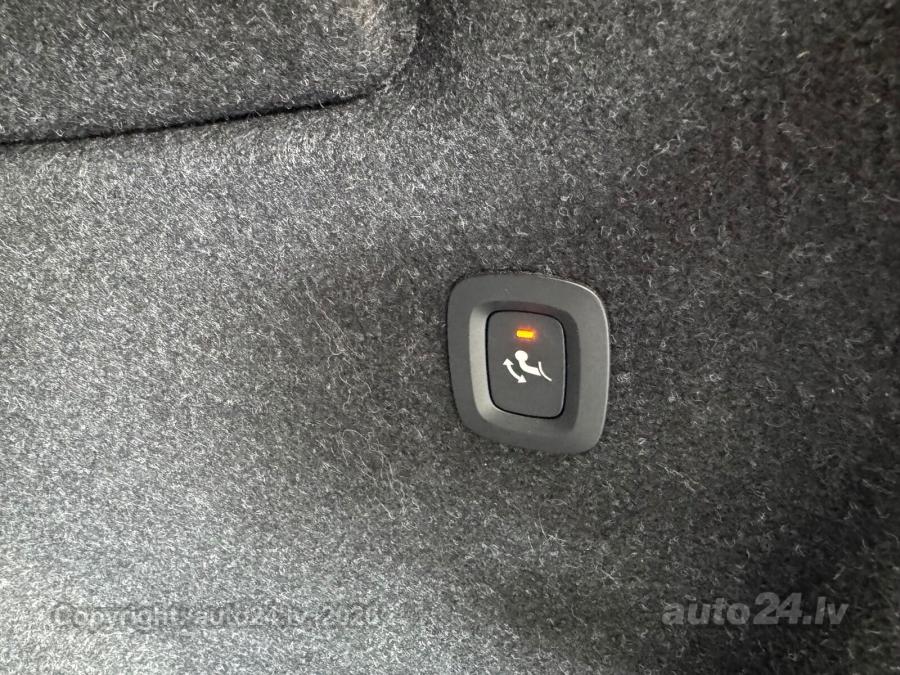 Pelēks Volvo XC40 2022 Tallina, ar dzinēja tilpumu 0.00 L un nobraukumu 53 tūkst. km par 29980 €, foto 28 vietnē AUTOMOTO.COM.LV