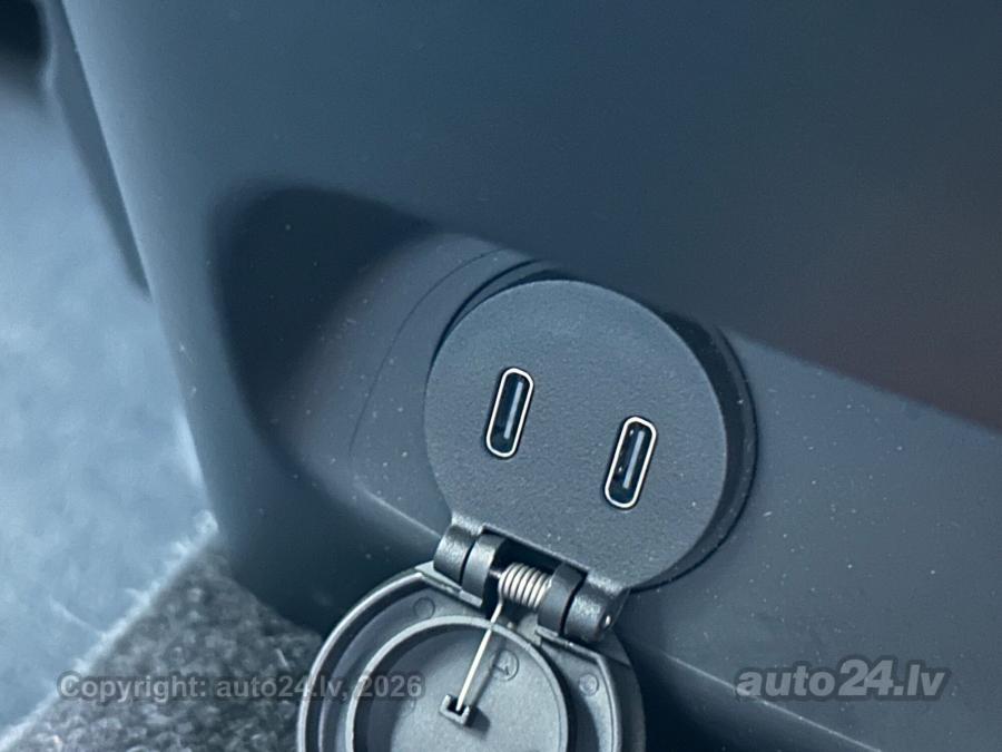Pelēks Volvo XC40 2022 Tallina, ar dzinēja tilpumu 0.00 L un nobraukumu 53 tūkst. km par 29980 €, foto 31 vietnē AUTOMOTO.COM.LV