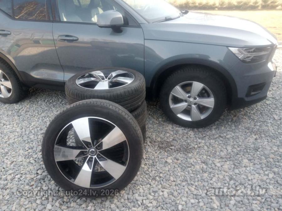 Grey Volvo XC40 2021 in Parnu, with an engine capacity of 1.50 L and mileage of 66 thousand km for 26500 €, photo 6 on AUTOMOTO.COM.LV