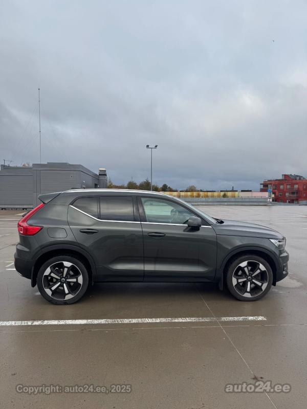 Pelēks Volvo XC40 2018 Tallina, ar dzinēja tilpumu 2.00 L un nobraukumu 116 tūkst. km par 22990 €, foto 6 vietnē AUTOMOTO.COM.LV