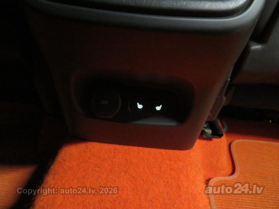 Серый Вольво XC40 2019 в Таллин, объемом двигателя 2.00 л и пробегом 73 тыс. км за 21500 €, фото 8 на AUTOMOTO.COM.LV