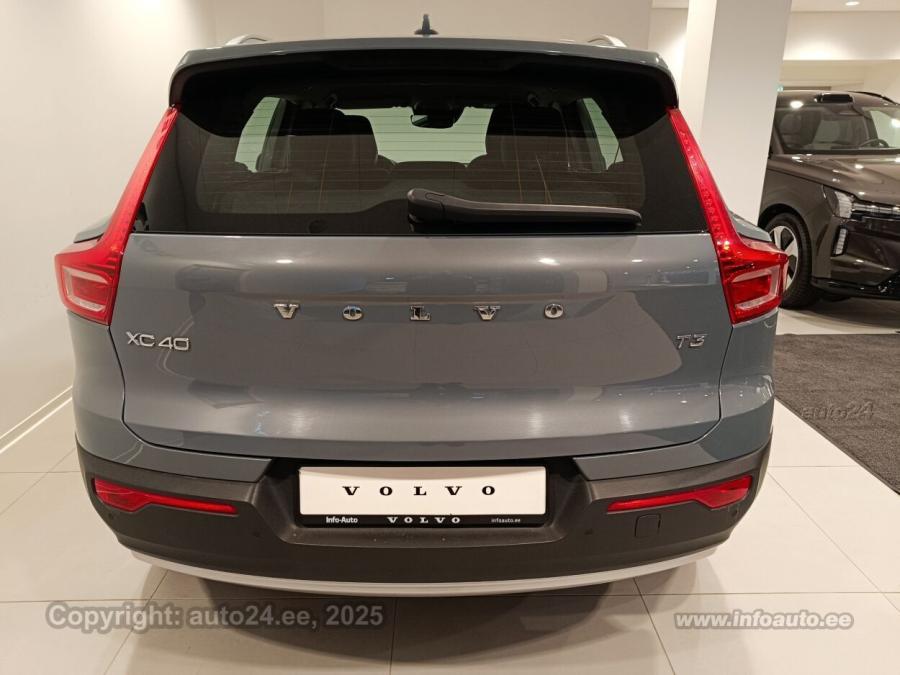 Grey Volvo XC40 2020 in Tallinn, with an engine capacity of 1.50 L and mileage of 50 thousand km for 24990 €, photo 5 on AUTOMOTO.COM.LV