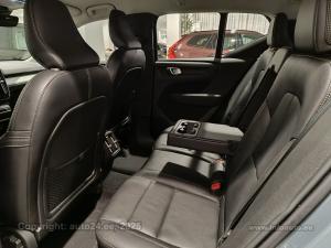 Grey Volvo XC40 2020 in Tallinn, with an engine capacity of 1.50 L and mileage of 50 thousand km for 24990 €, photo 8 on AUTOMOTO.COM.LV