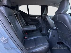 Pelēks Volvo XC40 2020 Pērnava, ar dzinēja tilpumu 1.50 L un nobraukumu 218 tūkst. km par 19900 €, foto 8 vietnē AUTOMOTO.COM.LV
