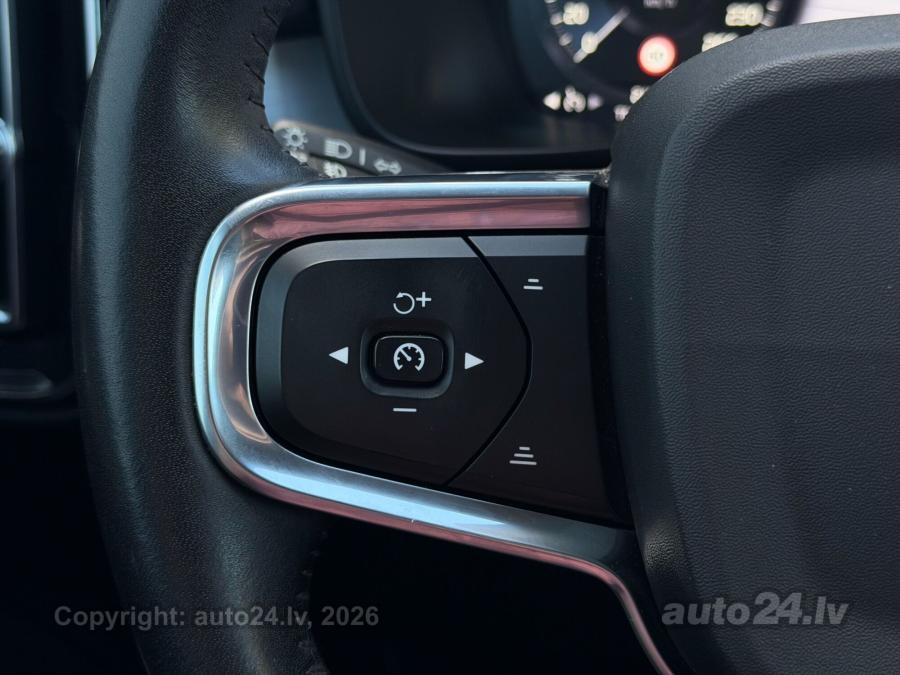 Pelēks Volvo XC40 2020 Pērnava, ar dzinēja tilpumu 1.50 L un nobraukumu 218 tūkst. km par 19900 €, foto 20 vietnē AUTOMOTO.COM.LV