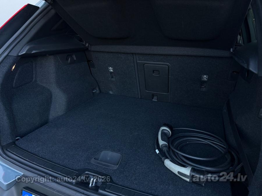 Pelēks Volvo XC40 2020 Pērnava, ar dzinēja tilpumu 1.50 L un nobraukumu 218 tūkst. km par 19900 €, foto 23 vietnē AUTOMOTO.COM.LV