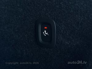Pelēks Volvo XC40 2020 Pērnava, ar dzinēja tilpumu 1.50 L un nobraukumu 218 tūkst. km par 19900 €, foto 24 vietnē AUTOMOTO.COM.LV
