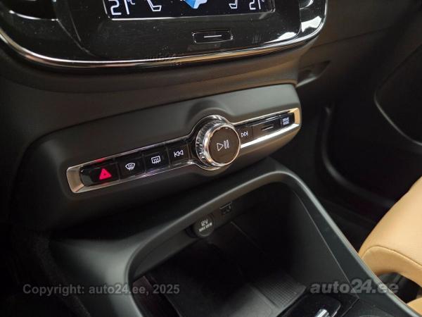 Серый Вольво XC40 2021 в Таллин, объемом двигателя 2.00 л и пробегом 60 тыс. км за 28900 €, фото 11 на AUTOMOTO.COM.LV