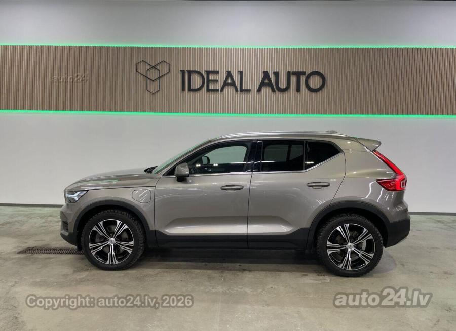 Pelēks Volvo XC40 2021 Tallina, ar dzinēja tilpumu 1.48 L un nobraukumu 49 tūkst. km par 27900 €, foto 3 vietnē AUTOMOTO.COM.LV