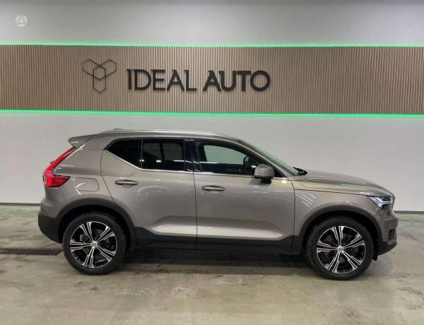 Grey Volvo XC40 2021 in Tallinn, with an engine capacity of 1.48 L and mileage of 49 thousand km for 27900 €, photo 2 on AUTOMOTO.COM.LV