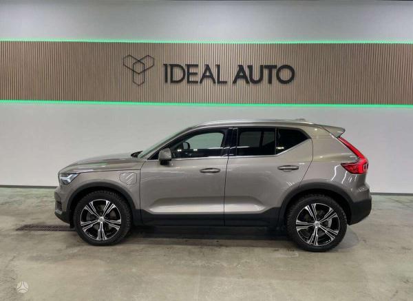 Grey Volvo XC40 2021 in Tallinn, with an engine capacity of 1.48 L and mileage of 49 thousand km for 27900 €, photo 3 on AUTOMOTO.COM.LV