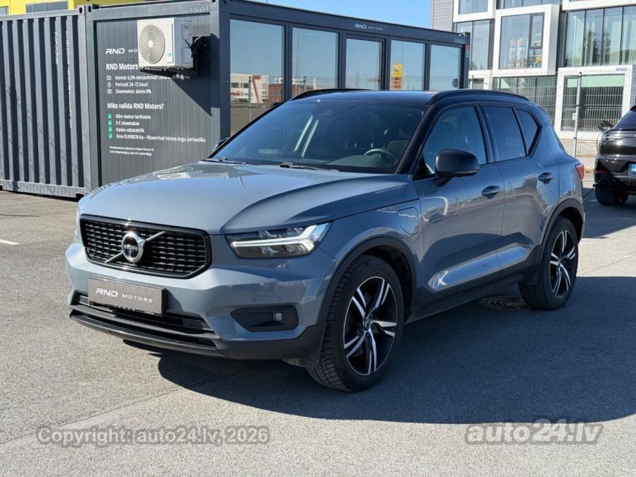 Pelēks Volvo XC40 2021 Tallina, ar dzinēja tilpumu 1.50 L un nobraukumu 200 tūkst. km par 23490 €, foto 1 vietnē AUTOMOTO.COM.LV