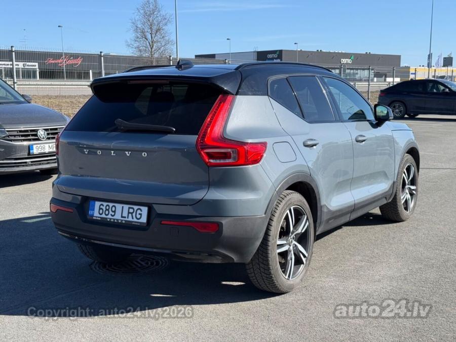 Pelēks Volvo XC40 2021 Tallina, ar dzinēja tilpumu 1.50 L un nobraukumu 200 tūkst. km par 23490 €, foto 2 vietnē AUTOMOTO.COM.LV