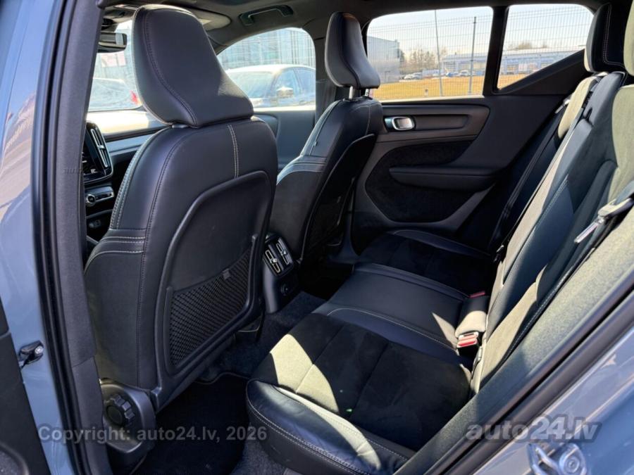 Pelēks Volvo XC40 2021 Tallina, ar dzinēja tilpumu 1.50 L un nobraukumu 200 tūkst. km par 23490 €, foto 10 vietnē AUTOMOTO.COM.LV