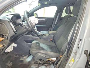 Pelēks Volvo XC40 2024 Šauļi, ar dzinēja tilpumu 2.00 L un nobraukumu 5 tūkst. km par 5500 €, foto 8 vietnē AUTOMOTO.COM.LV
