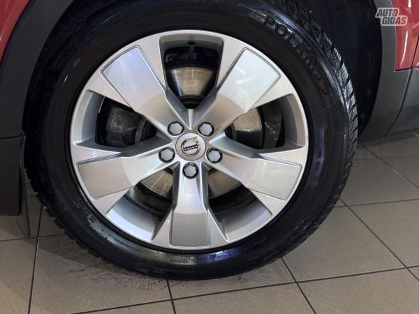 Красный Вольво XC40 2018 в Авиженяй, объемом двигателя 2.00 л и пробегом 157 тыс. км за 16950 €, фото 4 на AUTOMOTO.COM.LV