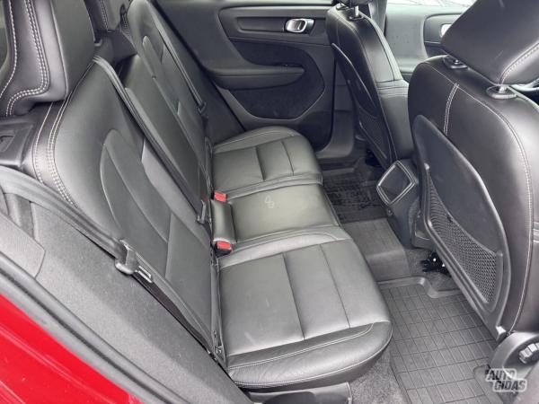 Красный Вольво XC40 2018 в Авиженяй, объемом двигателя 2.00 л и пробегом 157 тыс. км за 16950 €, фото 7 на AUTOMOTO.COM.LV