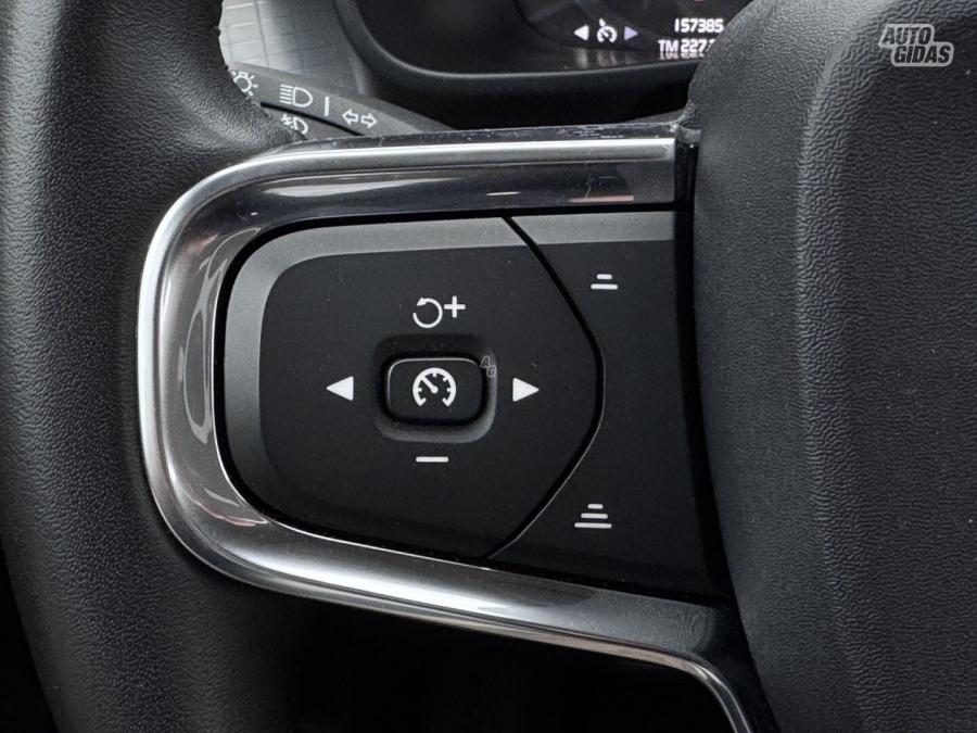 Красный Вольво XC40 2018 в Авиженяй, объемом двигателя 2.00 л и пробегом 157 тыс. км за 16950 €, фото 13 на AUTOMOTO.COM.LV
