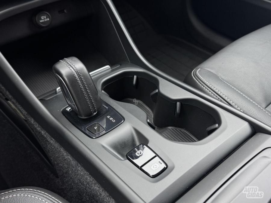 Красный Вольво XC40 2018 в Авиженяй, объемом двигателя 2.00 л и пробегом 157 тыс. км за 16950 €, фото 23 на AUTOMOTO.COM.LV