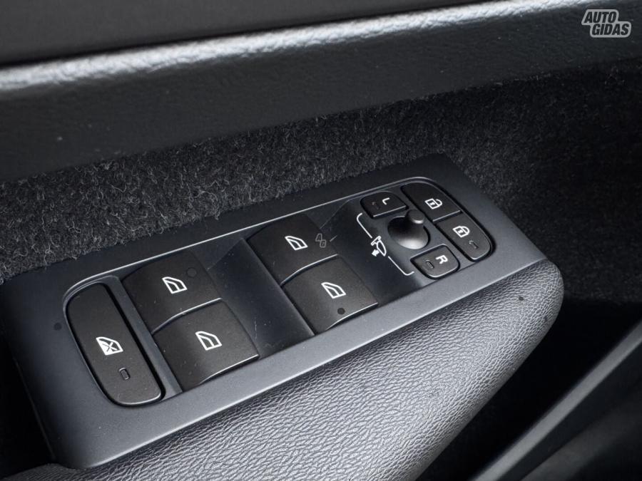 Красный Вольво XC40 2018 в Авиженяй, объемом двигателя 2.00 л и пробегом 157 тыс. км за 16950 €, фото 24 на AUTOMOTO.COM.LV