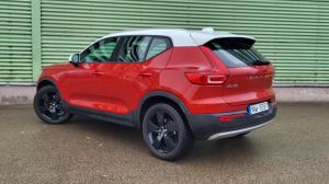 Red Volvo XC40 2018 in Riga, with an engine capacity of 2.00 L and mileage of 198 thousand km for 18500 €, photo 3 on AUTOMOTO.COM.LV