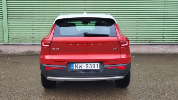Sarkans Volvo XC40 2018 Rīga, ar dzinēja tilpumu 2.00 L un nobraukumu 198 tūkst. km par 18500 €, foto 3 vietnē AUTOMOTO.COM.LV