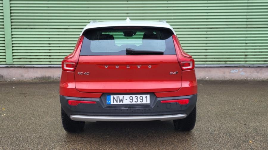 Red Volvo XC40 2018 in Riga, with an engine capacity of 2.00 L and mileage of 198 thousand km for 18500 €, photo 4 on AUTOMOTO.COM.LV