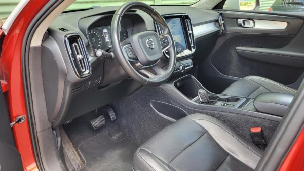 Sarkans Volvo XC40 2018 Rīga, ar dzinēja tilpumu 2.00 L un nobraukumu 198 tūkst. km par 18500 €, foto 4 vietnē AUTOMOTO.COM.LV
