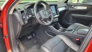 Red Volvo XC40 2018 in Riga, with an engine capacity of 2.00 L and mileage of 198 thousand km for 18500 €, photo 5 on AUTOMOTO.COM.LV
