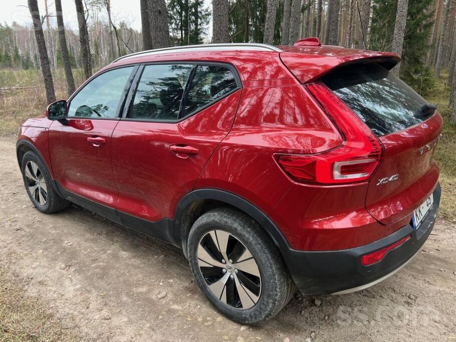 Sarkans Volvo XC40 2018 Rīga, ar dzinēja tilpumu 2.00 L un nobraukumu 119 tūkst. km par 22900 €, foto 4 vietnē AUTOMOTO.COM.LV
