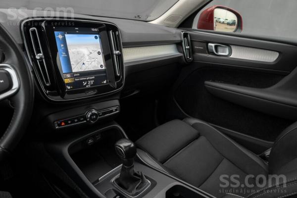 Red Volvo XC40 2019 in Jelgava, with an engine capacity of 2.00 L and mileage of 227 thousand km for 17500 €, photo 11 on AUTOMOTO.COM.LV