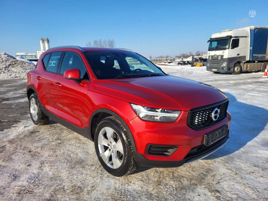 Красный Вольво XC40 2019 в Алитус, объемом двигателя 2.00 л и пробегом 300 тыс. км за 12800 €, фото 4 на AUTOMOTO.COM.LV