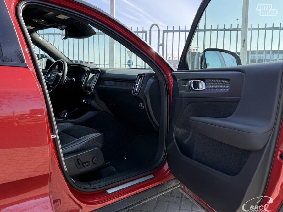 Red Volvo XC40 2019 in Avizieniai, with an engine capacity of 2.00 L and mileage of 77 thousand km for 25500 €, photo 4 on AUTOMOTO.COM.LV