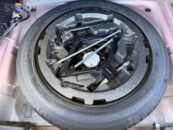 Красный Вольво XC40 2019 в Рига, объемом двигателя 1.50 л и пробегом 165 тыс. км за 16995 €, фото 6 на AUTOMOTO.COM.LV