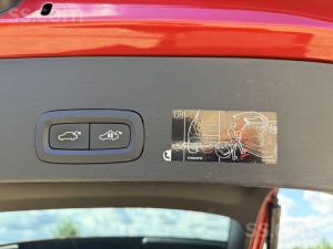 Красный Вольво XC40 2019 в Рига, объемом двигателя 1.50 л и пробегом 165 тыс. км за 16995 €, фото 8 на AUTOMOTO.COM.LV