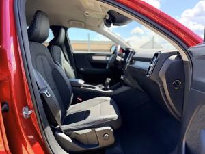 Красный Вольво XC40 2019 в Рига, объемом двигателя 1.50 л и пробегом 165 тыс. км за 16995 €, фото 19 на AUTOMOTO.COM.LV