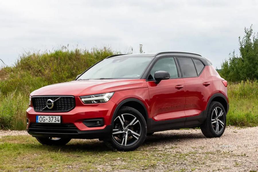 Красный Вольво XC40 2019 в Рига, объемом двигателя 2.00 л и пробегом 154 тыс. км за 18995 €, фото 4 на AUTOMOTO.COM.LV