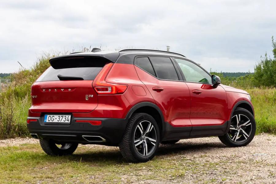 Красный Вольво XC40 2019 в Рига, объемом двигателя 2.00 л и пробегом 154 тыс. км за 18995 €, фото 5 на AUTOMOTO.COM.LV