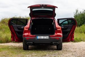 Красный Вольво XC40 2019 в Рига, объемом двигателя 2.00 л и пробегом 154 тыс. км за 18995 €, фото 6 на AUTOMOTO.COM.LV