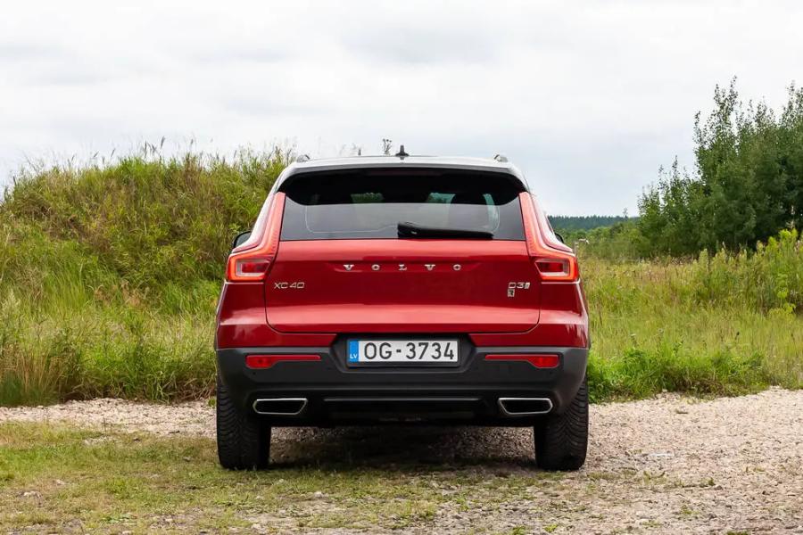 Красный Вольво XC40 2019 в Рига, объемом двигателя 2.00 л и пробегом 154 тыс. км за 18995 €, фото 7 на AUTOMOTO.COM.LV