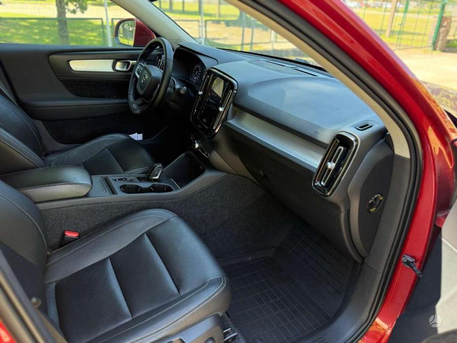 Sarkans Volvo XC40 2019 Tauragė, ar dzinēja tilpumu 1.97 L un nobraukumu 280 tūkst. km par 14500 €, foto 17 vietnē AUTOMOTO.COM.LV