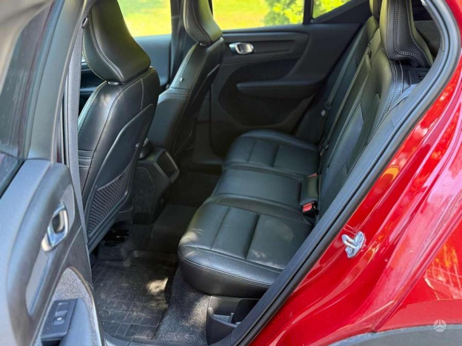 Sarkans Volvo XC40 2019 Tauragė, ar dzinēja tilpumu 1.97 L un nobraukumu 280 tūkst. km par 14500 €, foto 21 vietnē AUTOMOTO.COM.LV