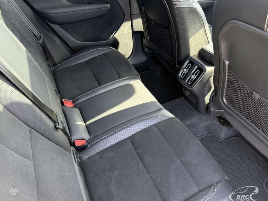 Красный Вольво XC40 2019 в Клайпеда, объемом двигателя 1.97 л и пробегом 77 тыс. км за 22500 €, фото 10 на AUTOMOTO.COM.LV