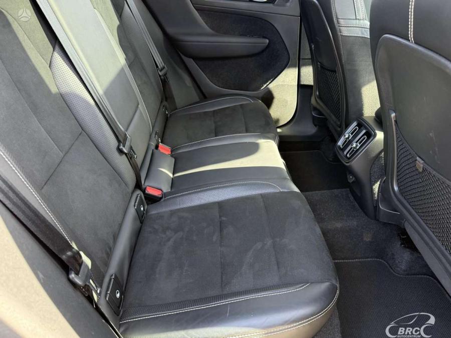 Красный Вольво XC40 2019 в Клайпеда, объемом двигателя 1.97 л и пробегом 77 тыс. км за 22500 €, фото 11 на AUTOMOTO.COM.LV