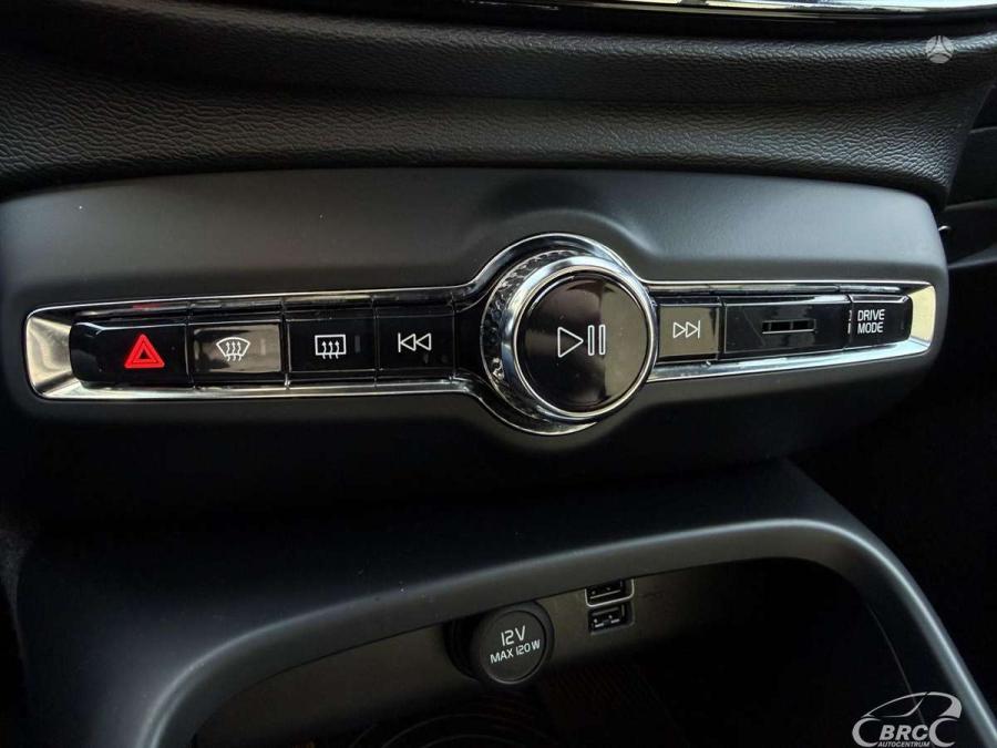 Красный Вольво XC40 2019 в Клайпеда, объемом двигателя 1.97 л и пробегом 77 тыс. км за 22500 €, фото 24 на AUTOMOTO.COM.LV