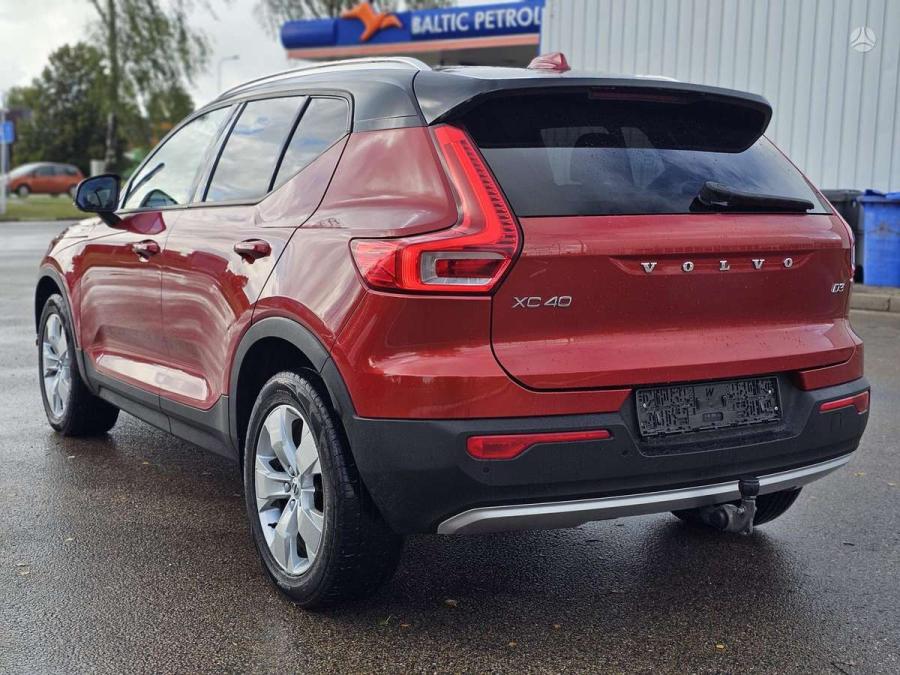 Красный Вольво XC40 2019 в Рокишкис, объемом двигателя 1.97 л и пробегом 300 тыс. км за 12400 €, фото 8 на AUTOMOTO.COM.LV