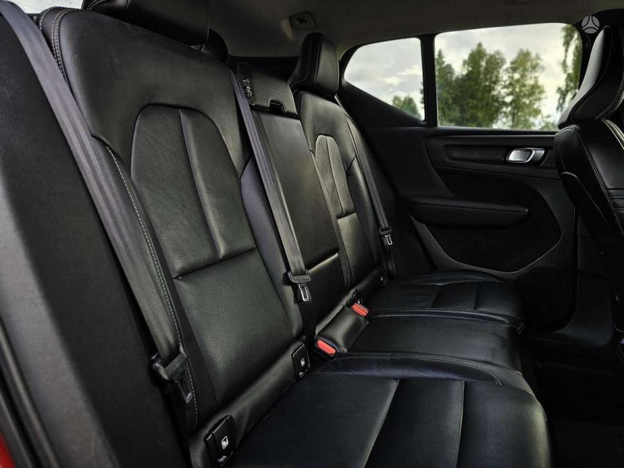 Красный Вольво XC40 2019 в Рокишкис, объемом двигателя 1.97 л и пробегом 300 тыс. км за 12400 €, фото 15 на AUTOMOTO.COM.LV