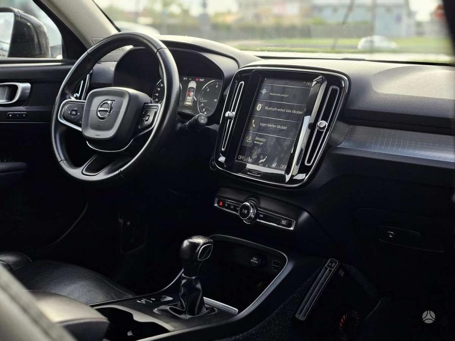 Красный Вольво XC40 2019 в Рокишкис, объемом двигателя 1.97 л и пробегом 300 тыс. км за 12400 €, фото 18 на AUTOMOTO.COM.LV